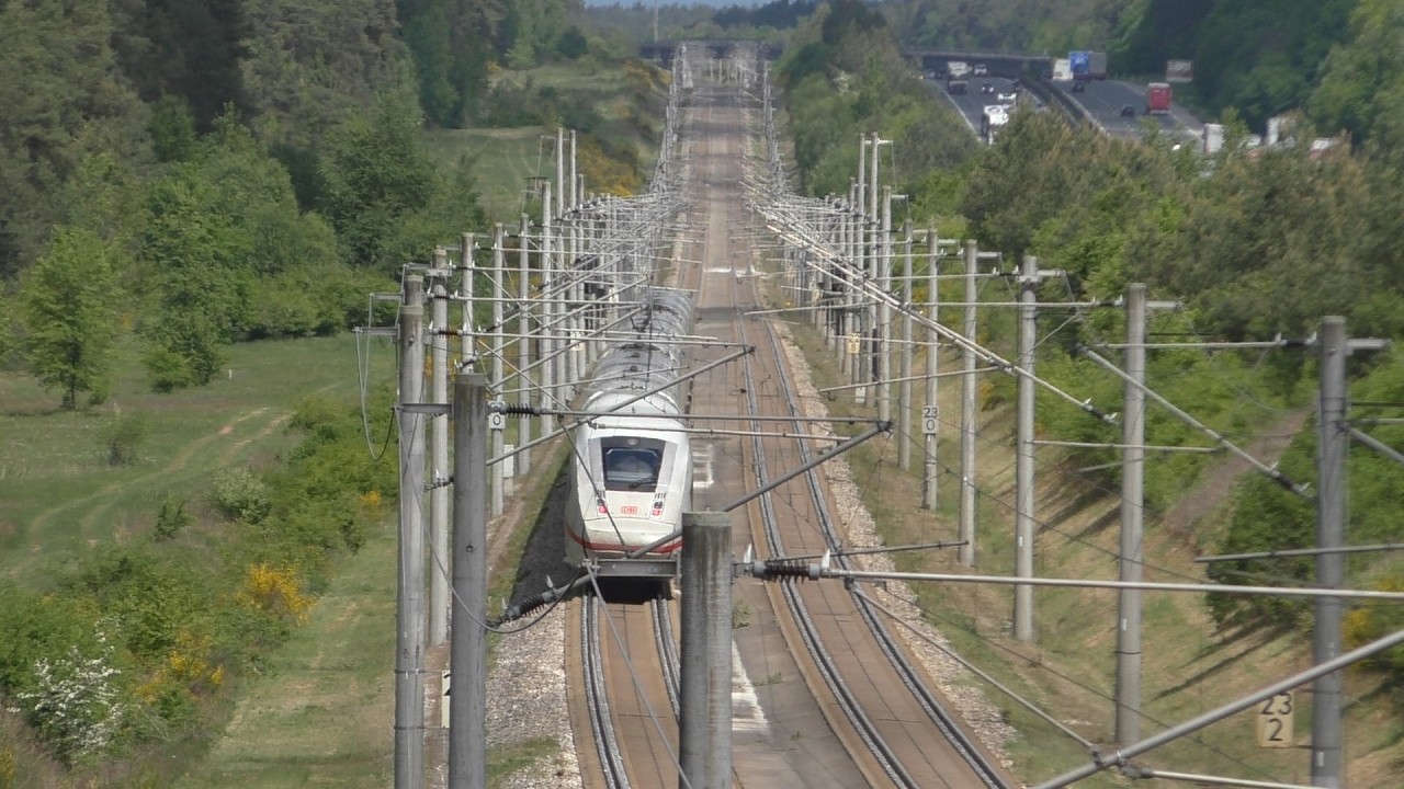 High-Speed Train goes onto opposite track for another High-Speed Train ...