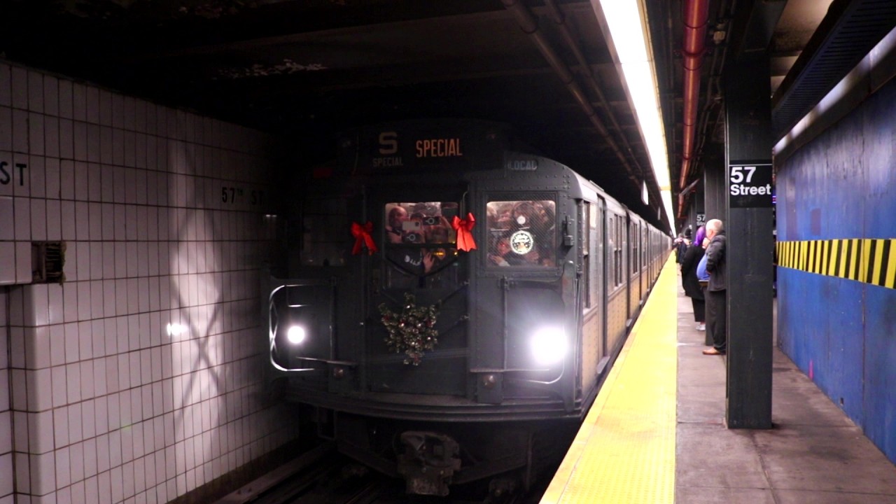 The Holiday Nostalgia 8-Car Train Of R1/R9 Cars @ 57th Street - YouTube