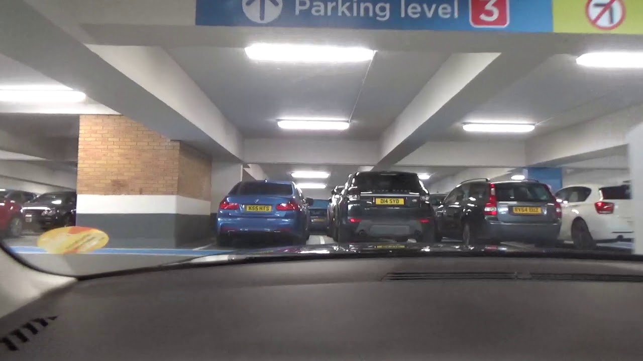 Audi A4 Arriving into Princess Square Car Park Bracknell - YouTube