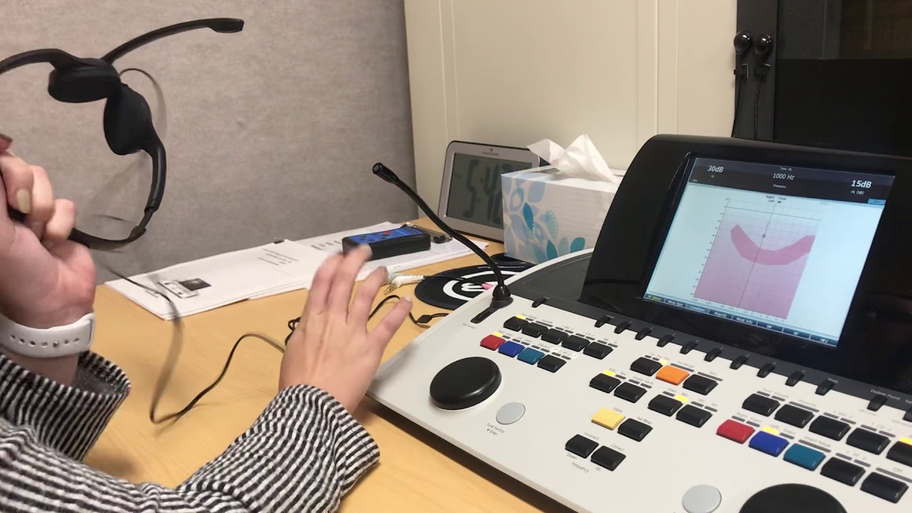 SAM diagnostic audiometer AC40 - YouTube