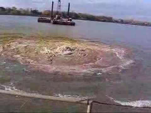 underwater shockwave - YouTube