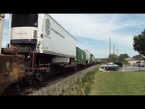 NS 1210 Leads an All EMD NS 211 West through Macungie, PA with an Awesome K5LLA Horn! 06/08/2019 ...