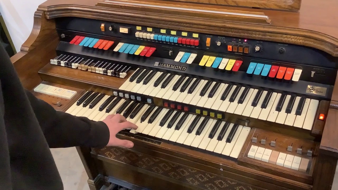 Hammond Organ - YouTube