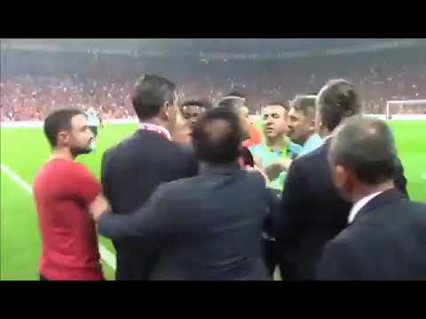 İşte Fatih Terim'in Orhan Ak'a attığı tokadın görüntüleri