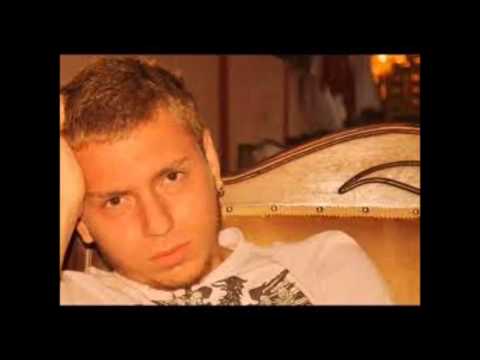 Elleran Elvis Bir şizofrenin hayat hikayesi