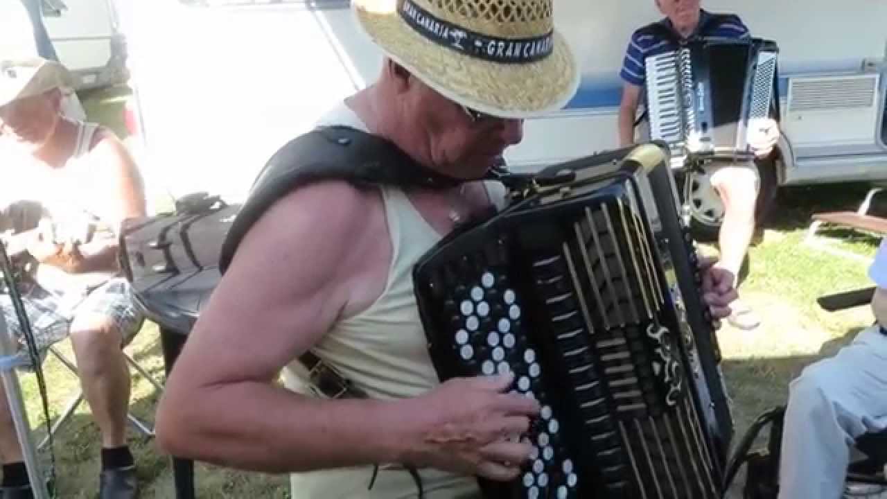 I ur och skur av Andrew Walther - YouTube