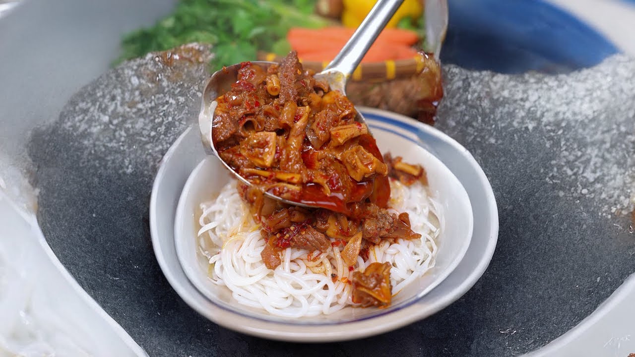 愛吃麻辣牛肉粉的哥哥姐姐們一定要收藏好了,嗦粉我們是專業的~ #媽呀太香了 #嗦粉的感覺太快樂了 - YouTube