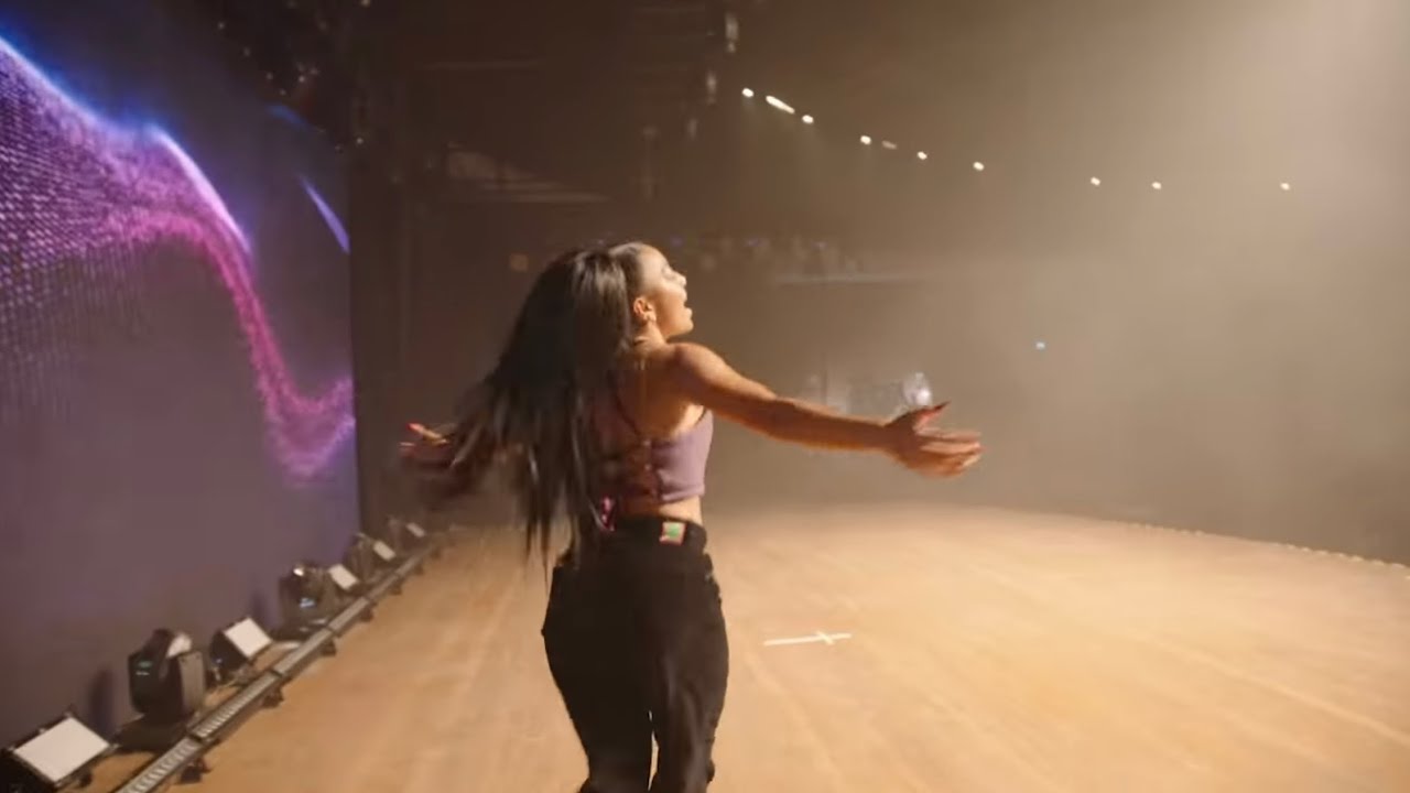 Backstage Tour with Any!! - YouTube