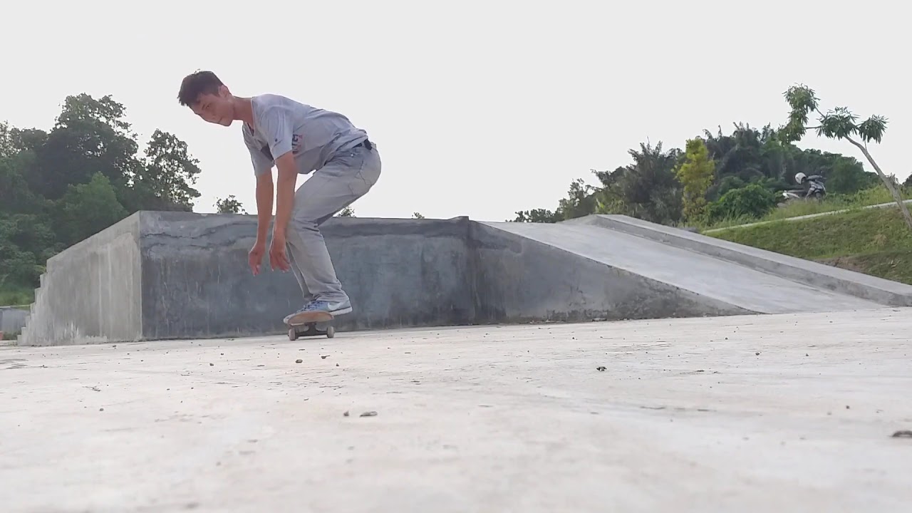 Frontside 180 - YouTube