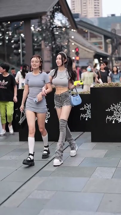 有这样八块腹肌的女朋友安全感爆棚吧 Youtube
