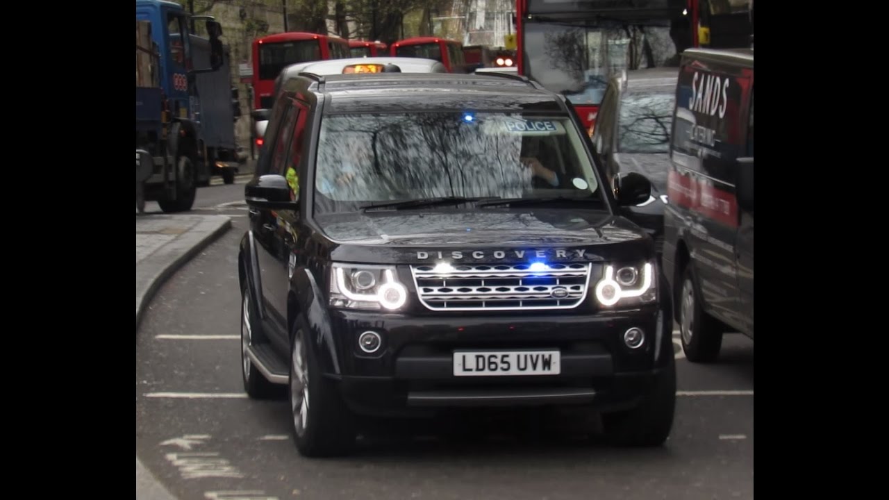 Metropolitan Police Unmarked Land Rover Discovery 4 - On Emergency Call ...