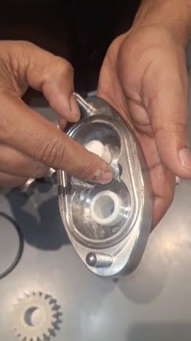 How to Assembling Carpigiani sundae machine Pump ( part -1 ) - YouTube