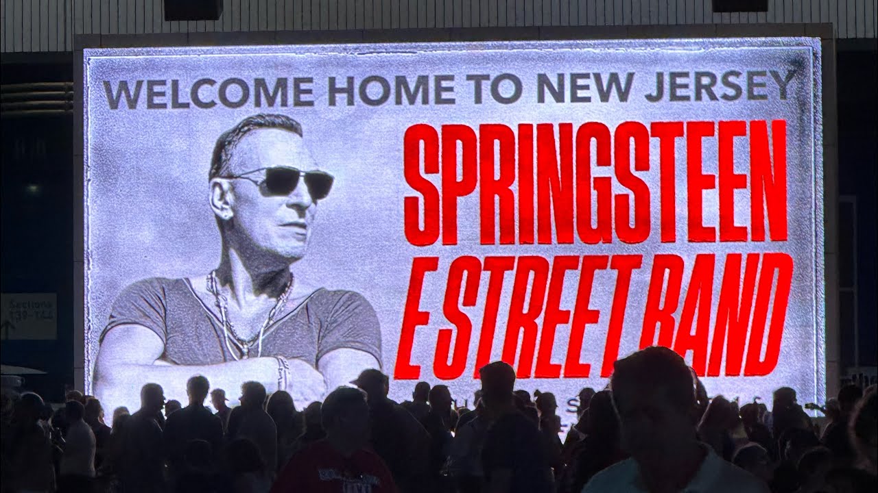 Bruce Springsteen @ MetLife Stadium 09.03.2023 #brucespringsteen - YouTube