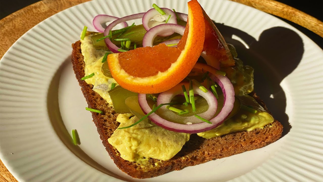 Sandwich with Pickled Onion & Orange | Nordic Toast Idea - YouTube