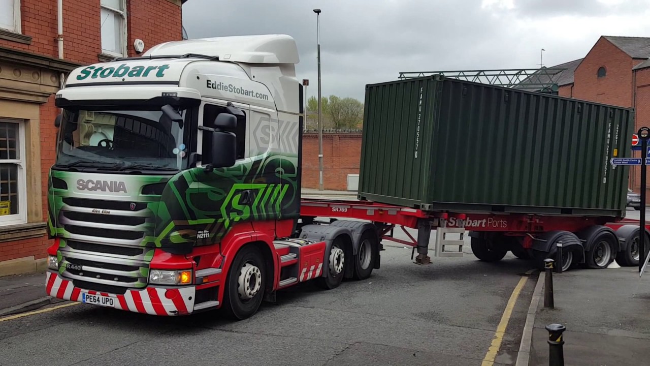 Eddie Stobart Incident In Blackburn - 13th April 2017 - YouTube