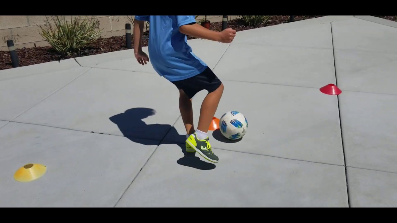 Dribbling Through Cones (Inside/Outside: Right Foot) - YouTube