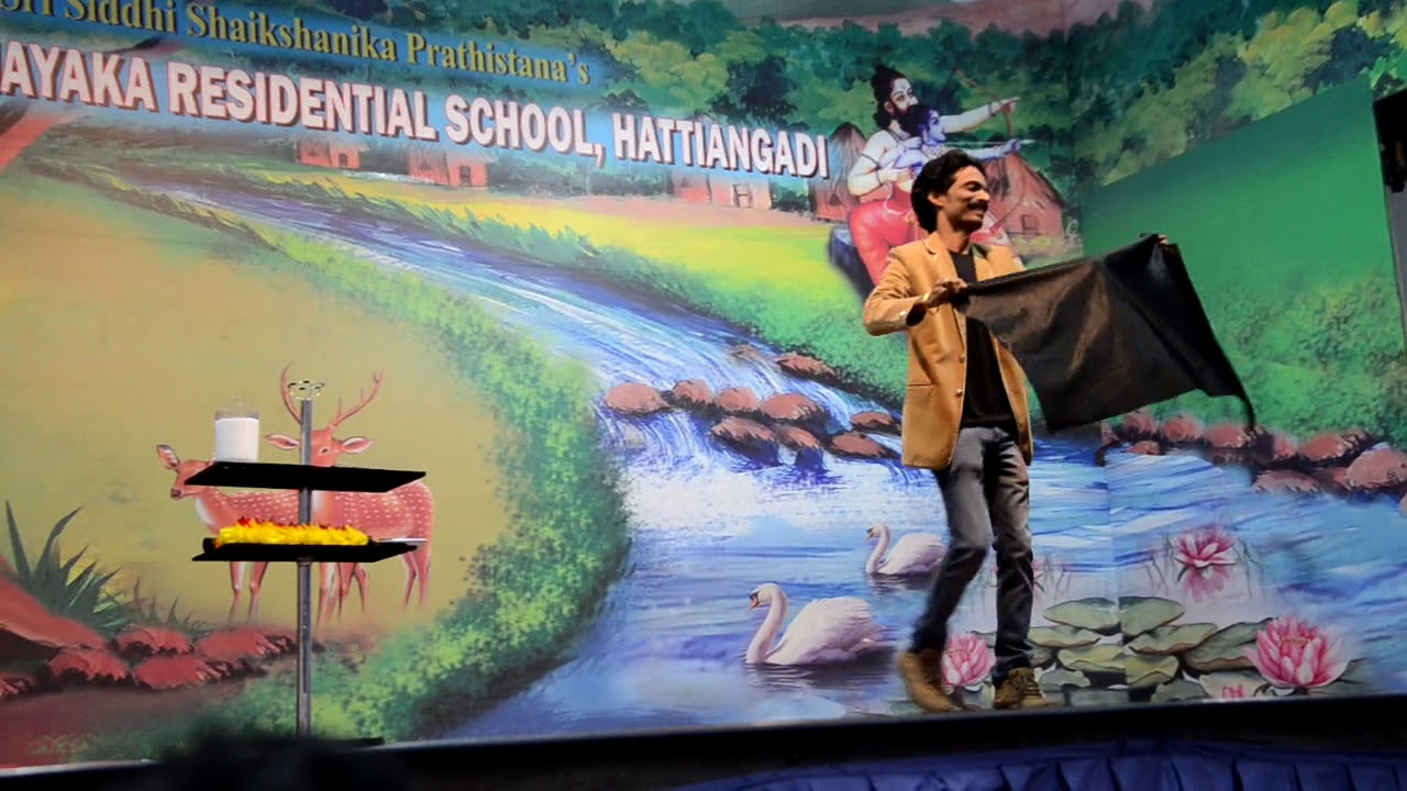 Fabulous Magic by Satish Hemmadi (part 1) - YouTube