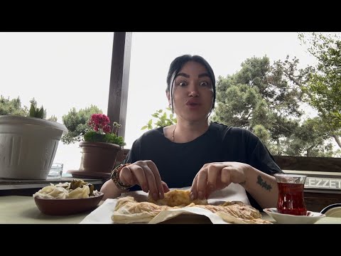       Bu Tepede Yemek Yemek Cesaret İster! #asmr #viral#foodie #chicken 