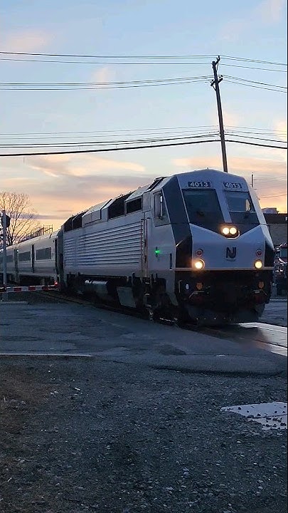 NJT PL42AC #4013 Restricted K5LA Horn (Crossing Sequence) - YouTube