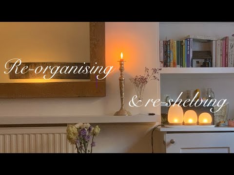 re-organising my bookshelves 🪾 - YouTube