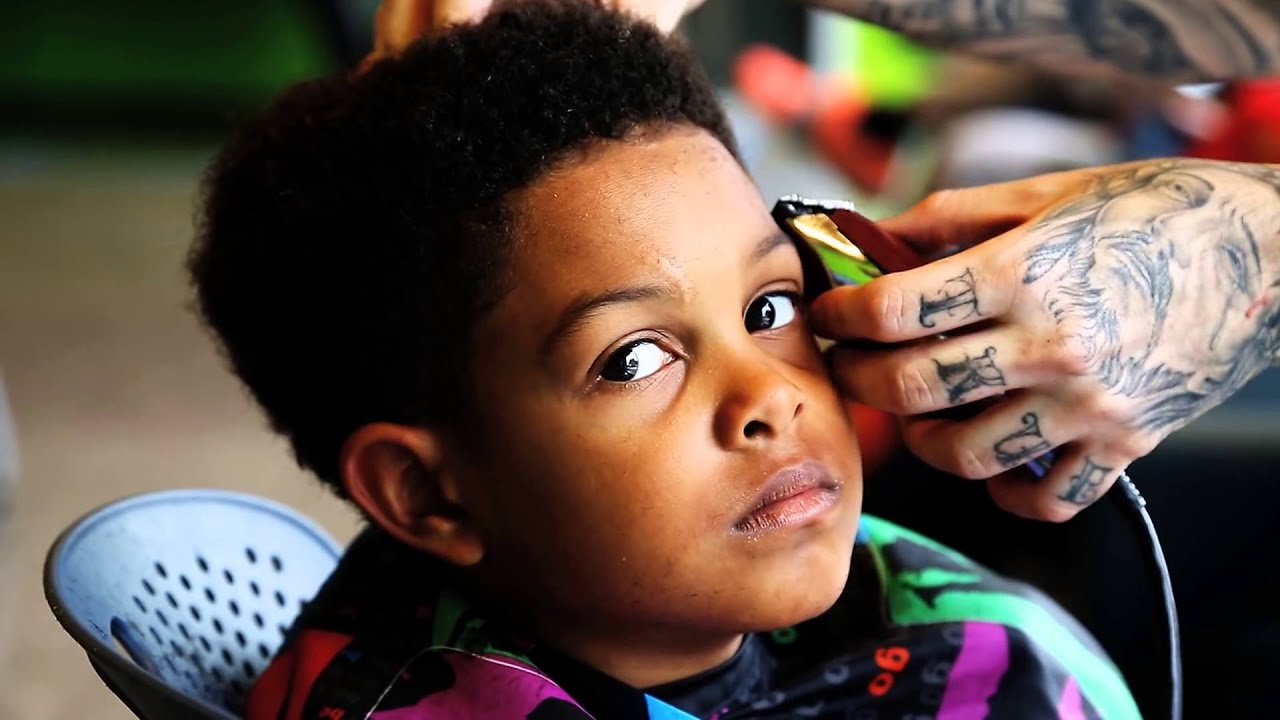 Phoenix Suns Alex Len and the LenD A Hand Foundation Christmas in ...