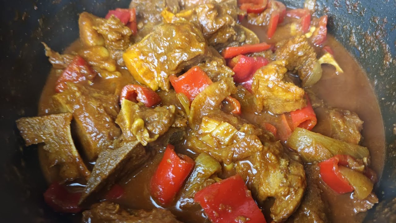 you have to try making meat curry like this [ Arabian meat curry with ...
