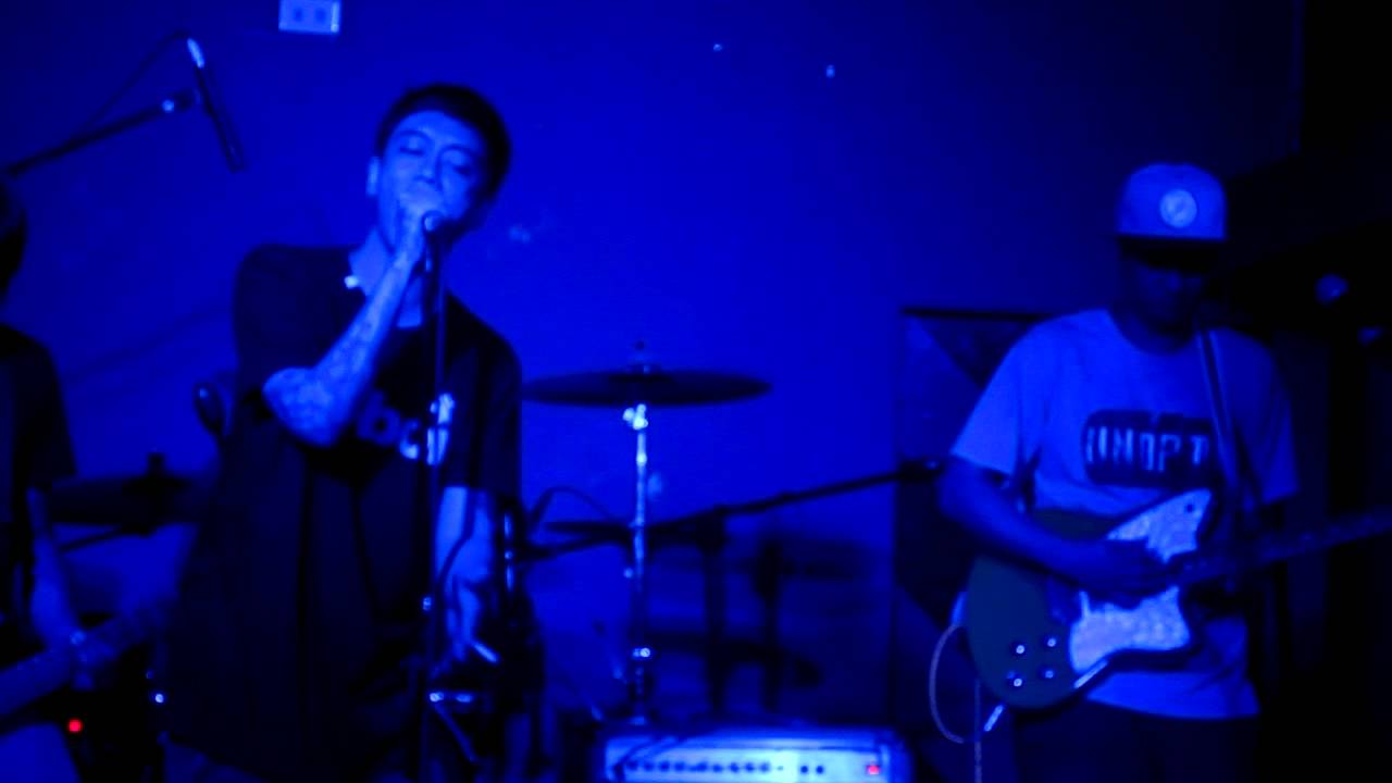 Chicosci - Raspberry: Girl - LIVE @ Checkpoint Louie's Bar - 10/27/12 ...