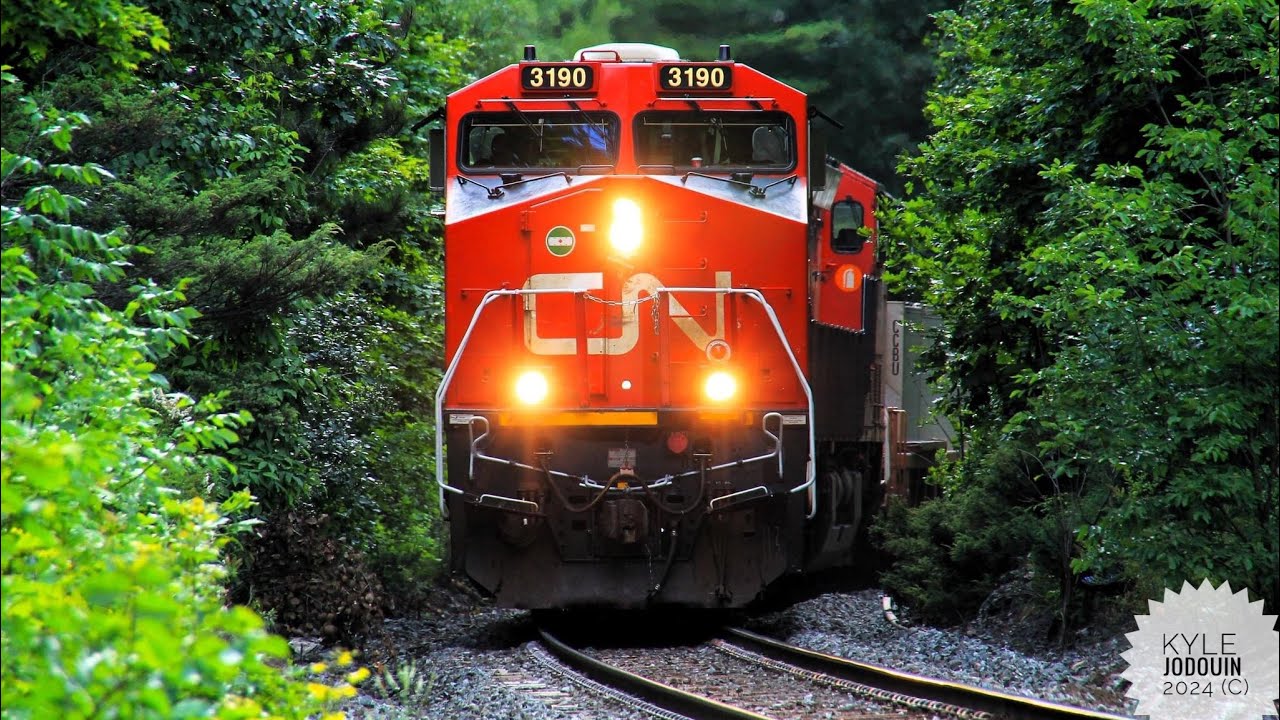 CN 102 CN 3190 heading south through south parry sound 07,18,2024 - YouTube