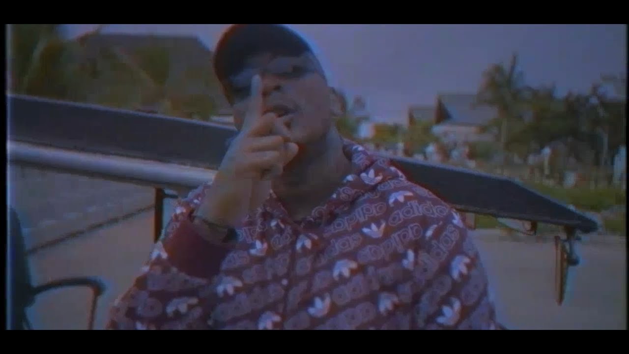 Harryson - Me Duele (Official Video) - YouTube