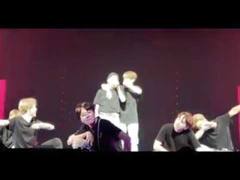 BTS 'Anpaman' @ Love Yourself Tour In Newark StageCam