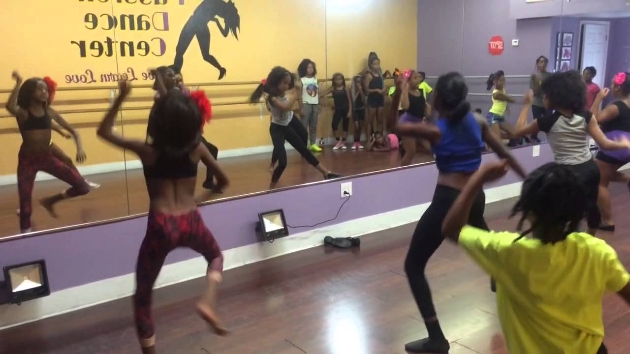 Ruby Blues cheerleader 8 counts - YouTube