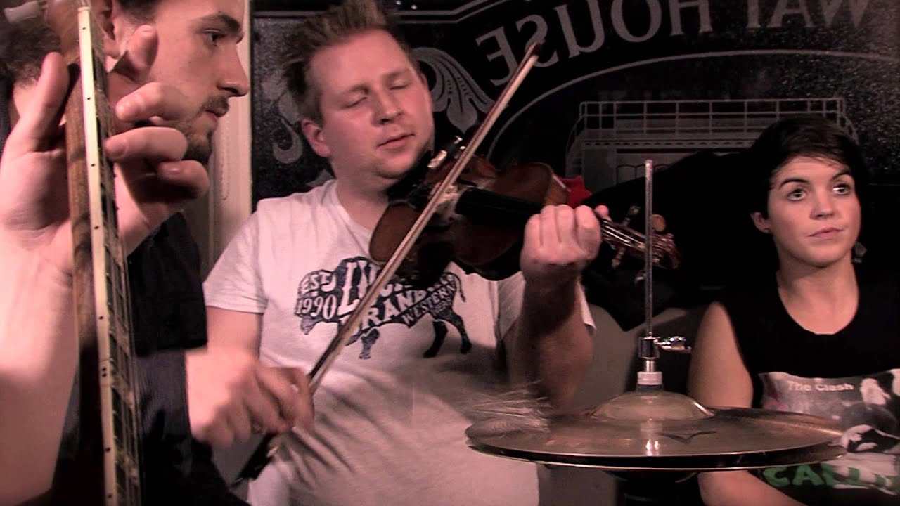 The Whistlin' Donkeys - Fairytale Of New York - YouTube