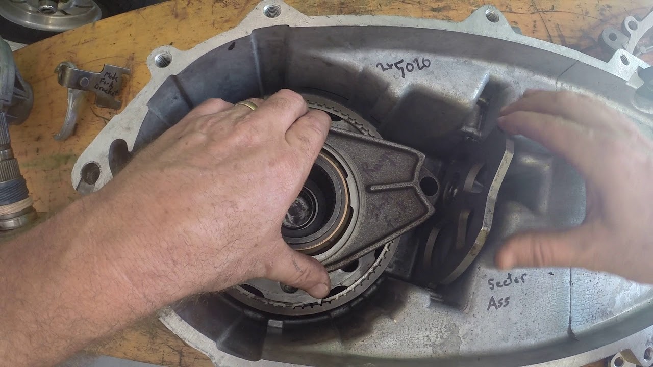 NP 208 Rebuild, Ford Bronco - YouTube