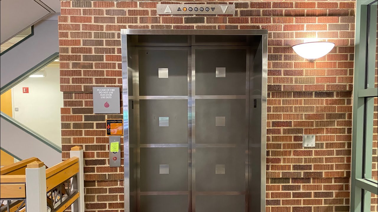 Montgomery Traction Elevator @ Coordinated Science Lab UIUC, Urbana, IL ...