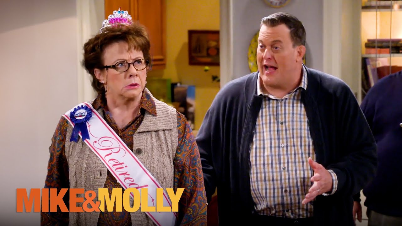 Mike Tells off His Mom at Her Retirement Party | Mike & Molly - YouTube