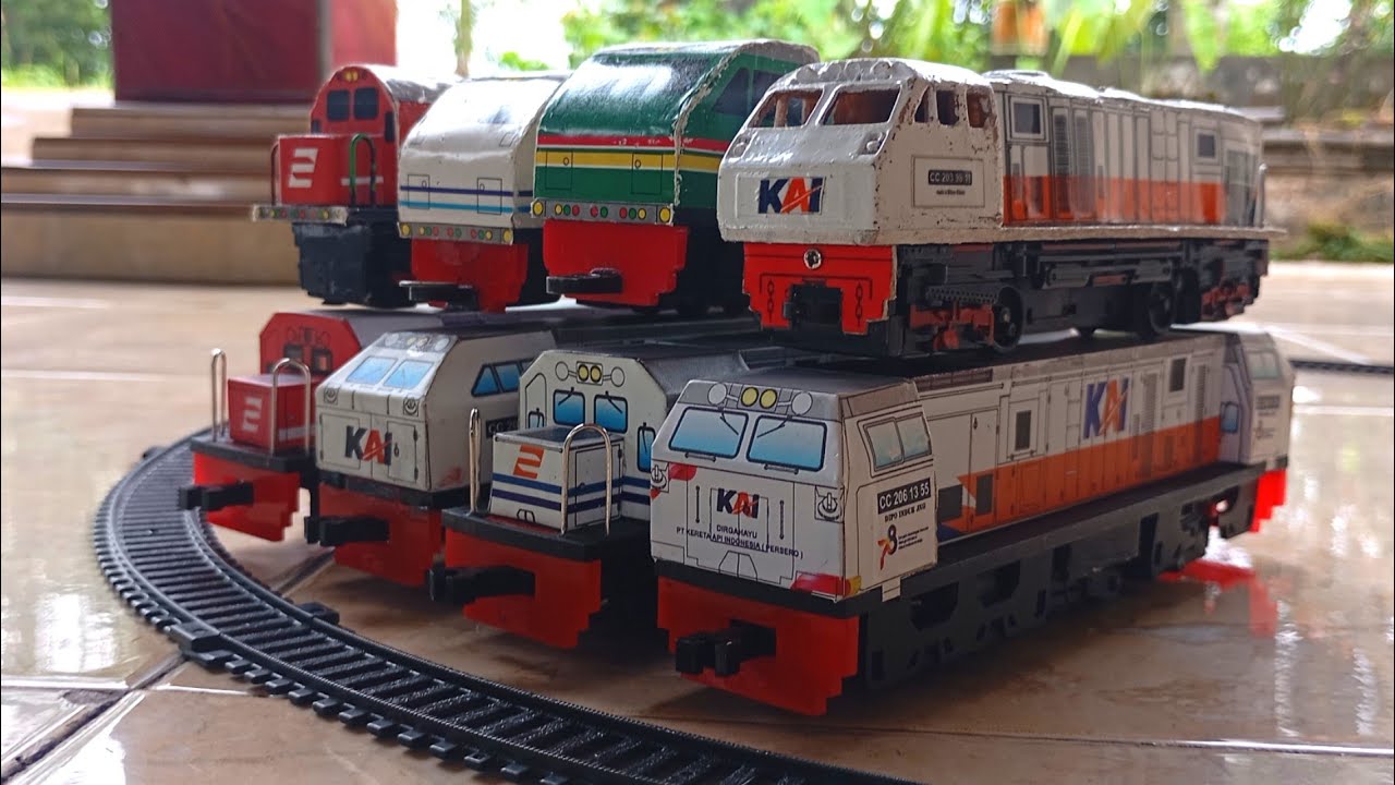 Menemukan mainan kereta api kai cc203,kereta api rnb,kereta api pt tel ...