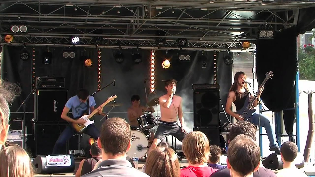 Plebeian Grandstand - Easy To Hate, Hard To Define - Live Pollux Fest ...