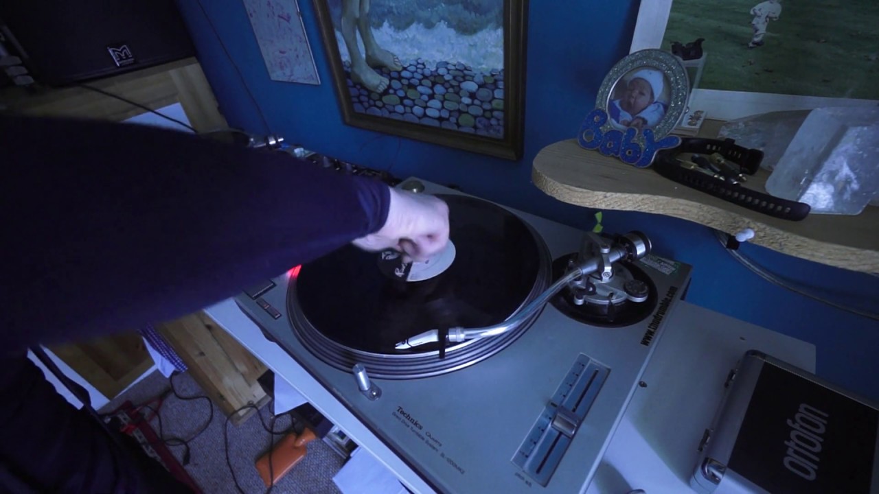 BASIC LESSON WITH USING VINYL FOR THE NEW MIXING DJ - YouTube