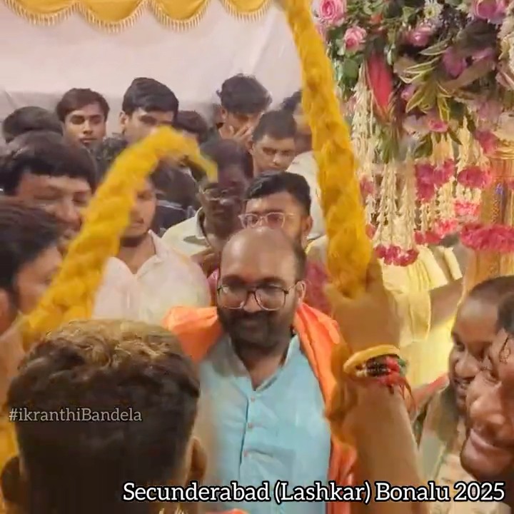 Palaharam Bandi procession at Secunderabad Bonalu - YouTube