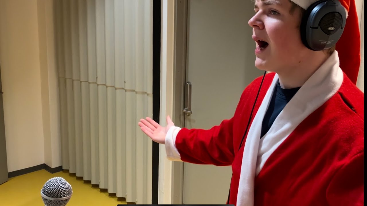 Santa tell mee - YouTube