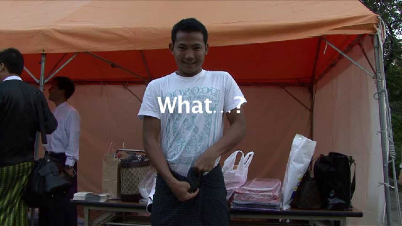 How to Wear a Myanmar Longyi - YouTube