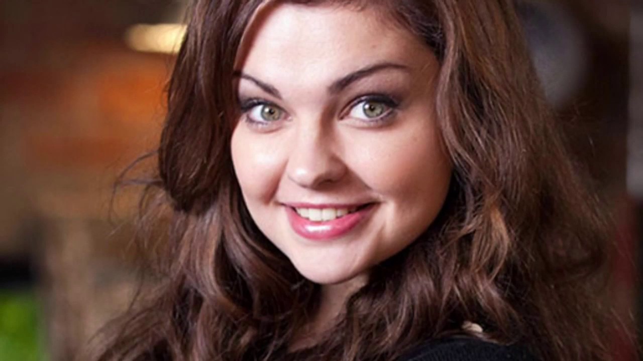 Top 14 Hottest Women Youtube