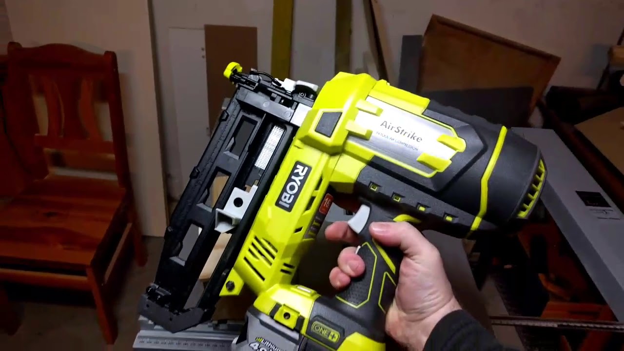 Ryobi Airstrike R18N16G in action - YouTube