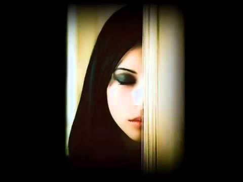 Ahraz  Bahçada Yeşil Çınar