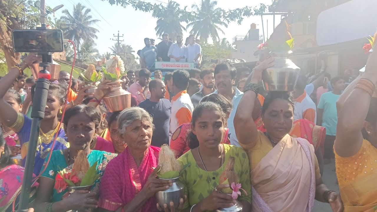 ಡಿ ಬಾಸ್ ಗಾಗಿ ಆರತಿ ಹಿಡಿದ ಮಹಿಳೆಯರು | ಜೋಳದ ಹಾರ ಹಾಕಿ ಸ್ವಾಗತ | D Boss ...