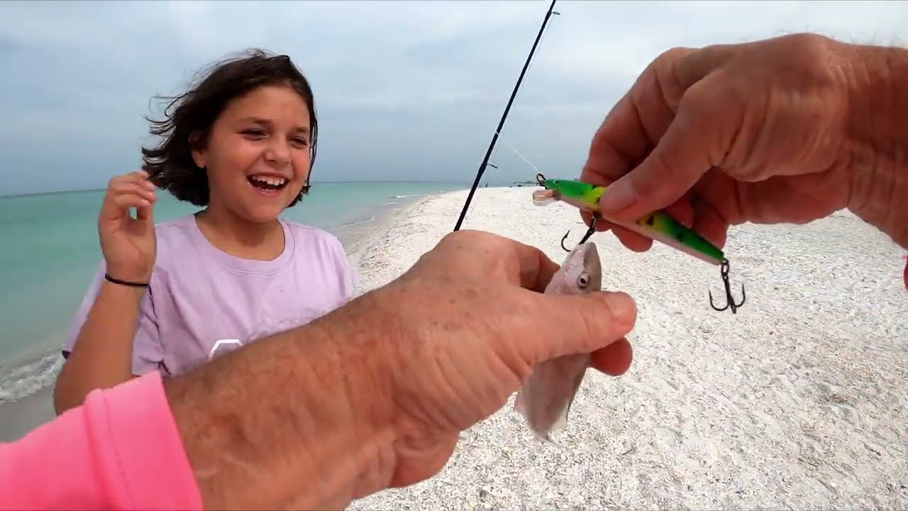 My New Fishing Friend Caught Her First Fish Ever🐟🐟🤦‍♀️ - YouTube