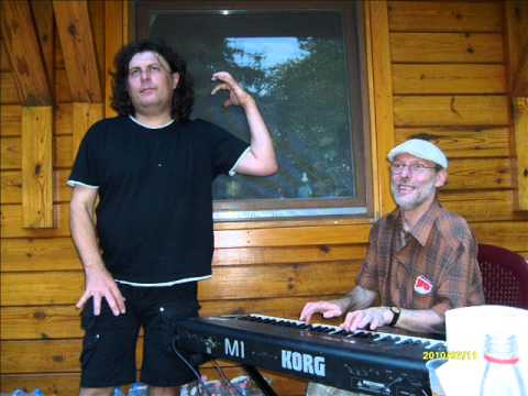 Zoltan Zakar plays Ott állsz az út végén