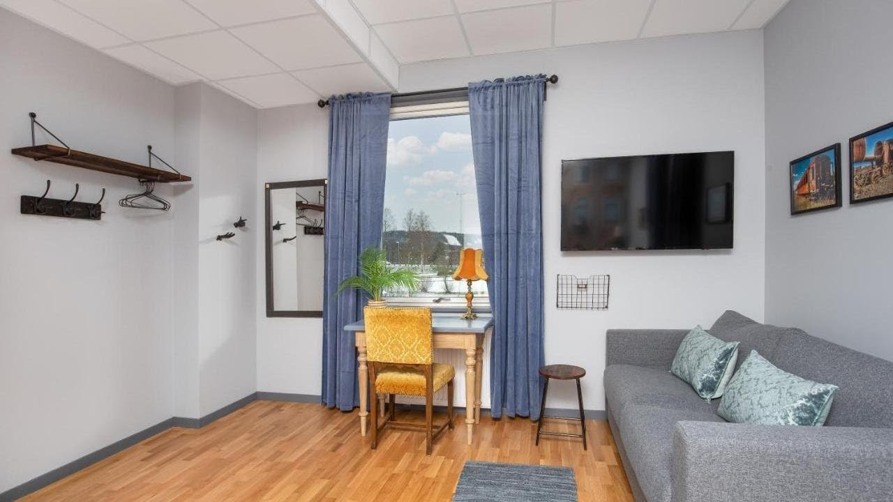 Järnvägshotellet Edsbyn, Edsbyn, Sweden - YouTube