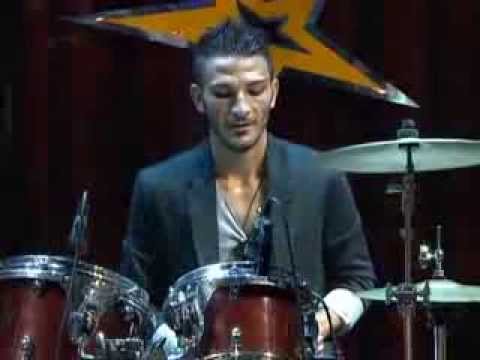 Erdal Erdoğan'dan Müzik Resitali