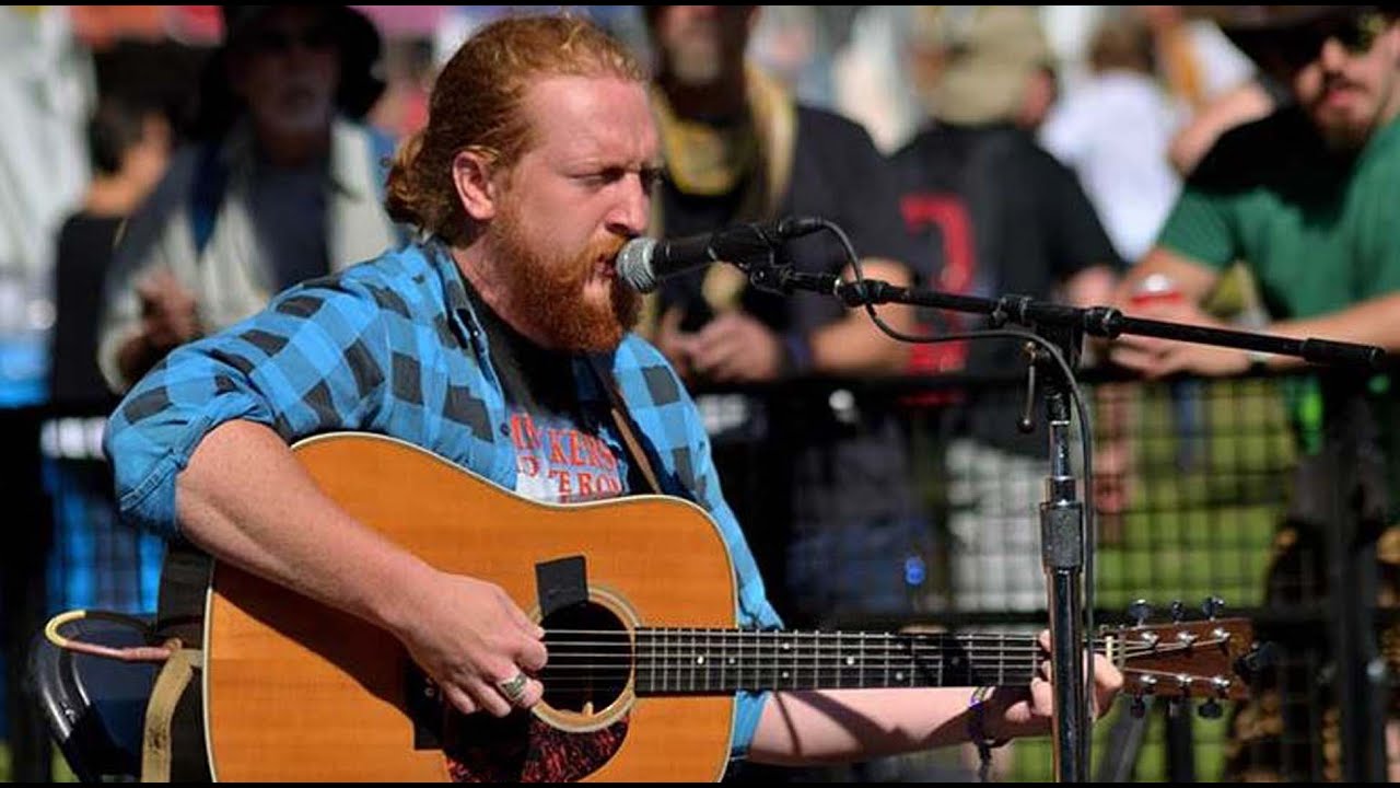 Tyler Childers Performs 'Lady May' with Kermit The Frog at Madison ...